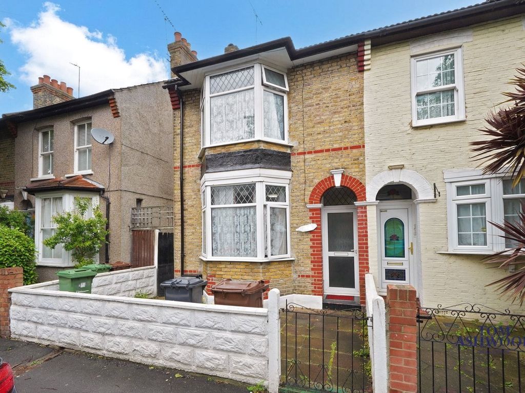 3 Bed End Terrace House For Sale In Wedderburn Road Barking Ig11 £