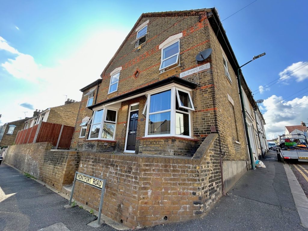 3 Bed End Terrace House To Rent In Montfort Road Rochester Kent Me2