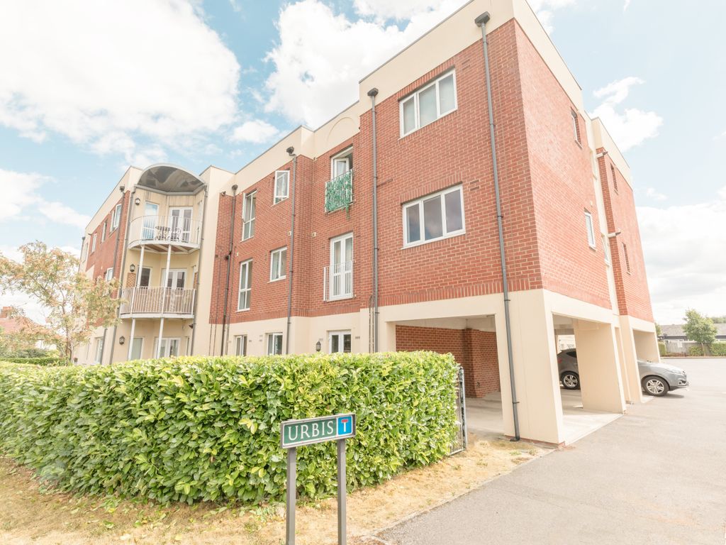 2 bed flat to rent in Urbis, Wolf Lane, Windsor SL4, £1,400 pcm - Zoopla
