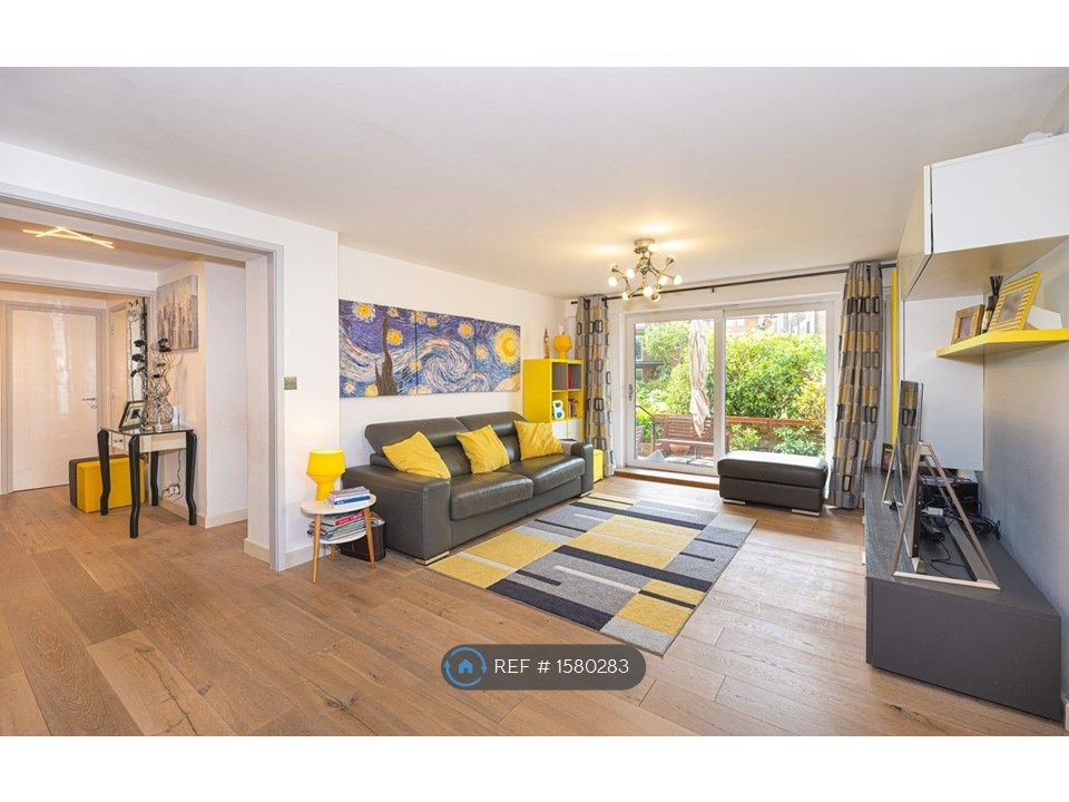 3 bed flat to rent in Paveley Drive, London SW11 - Zoopla