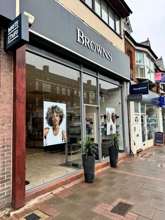 Retail premises to let in High Street, Weybridge KT13, £28,500 pa - Zoopla