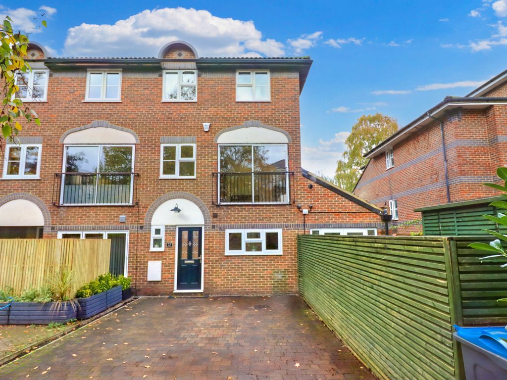 4 Bed End Terrace House For Sale In The Avenue Berrylands Surbiton