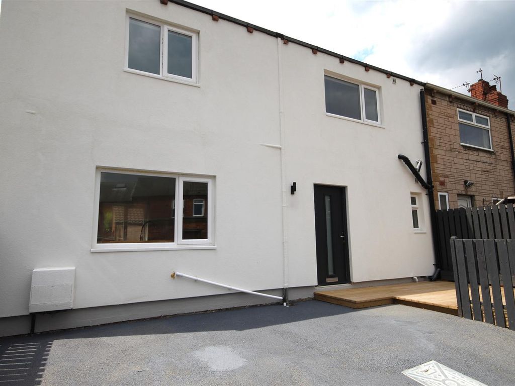 3 Bed End Terrace House For Sale In Back Garden Street Castleford Wf10