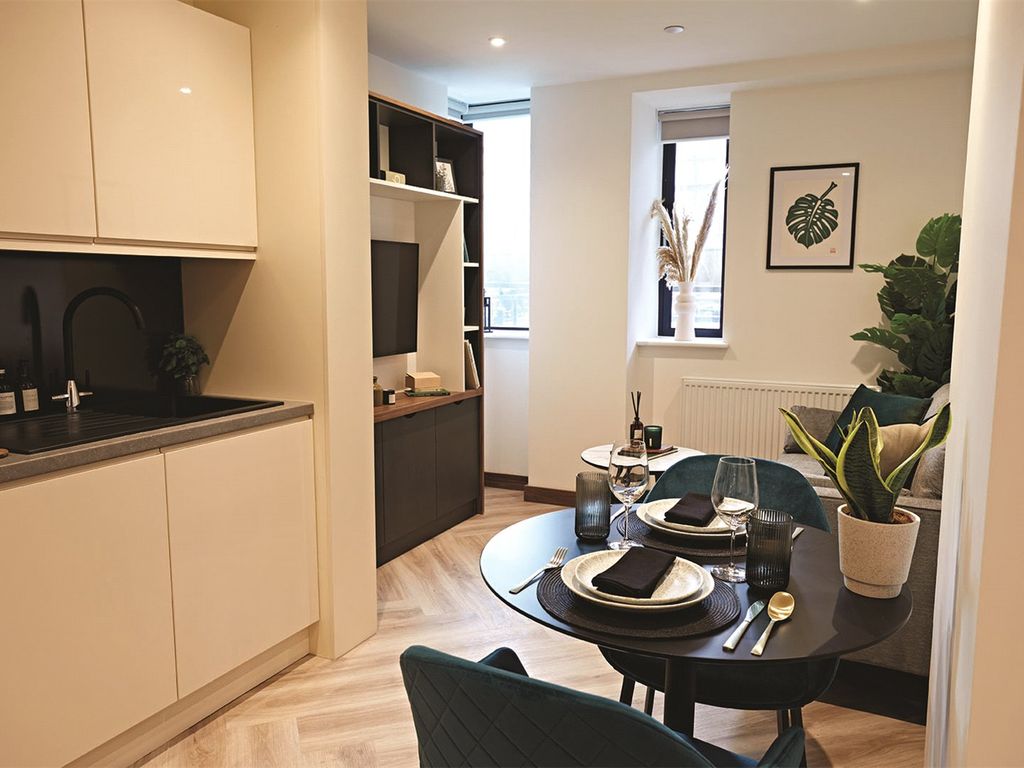 1 bed flat to rent in 2 Wade Lane Wade Lane, Leeds LS2, £1,150 pcm - Zoopla