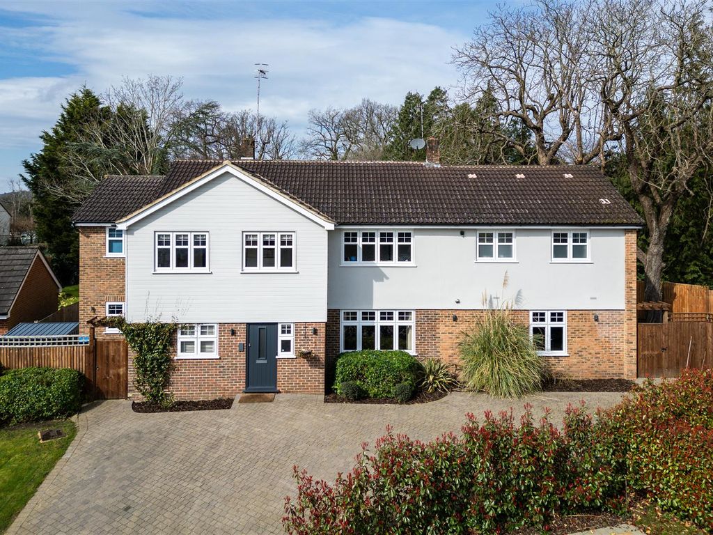 5 bed detached house for sale in Ridge Green, South Nutfield, Redhill ...