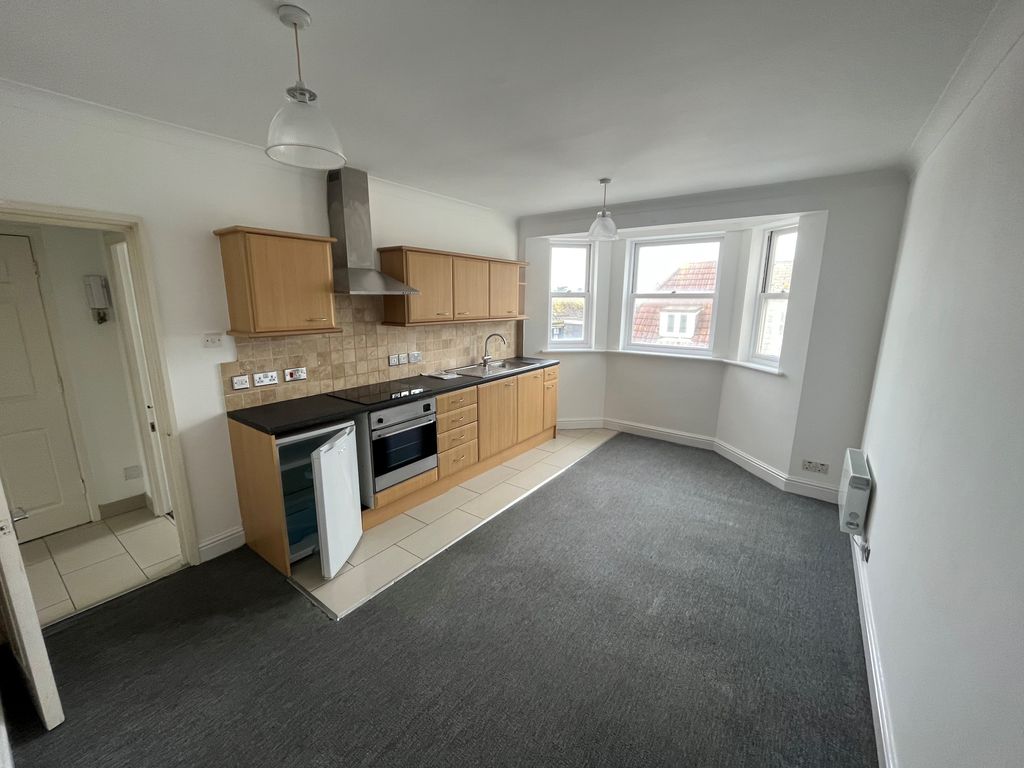 2 bed flat to rent in George Street, Brighton BN2 - Zoopla