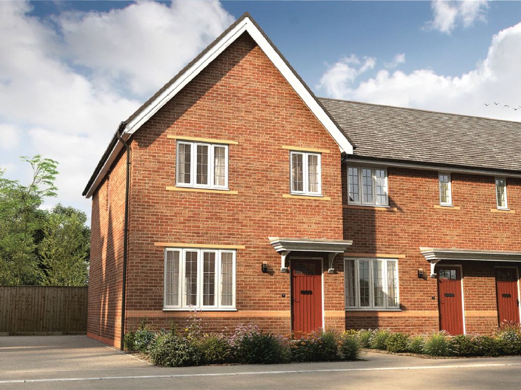 3 bed end terrace house for sale in Wheelwright Lane, Ash Green ...
