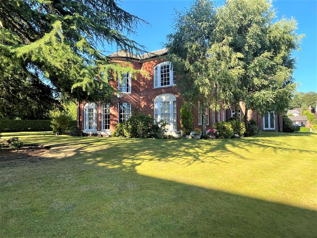 2 bed flat for sale in Westholme Close, Congleton CW12 - Zoopla