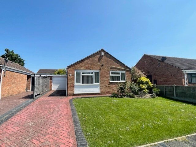 3 Bed Bungalow For Sale In Chiltern Road Quedgeley Gloucester Gl2
