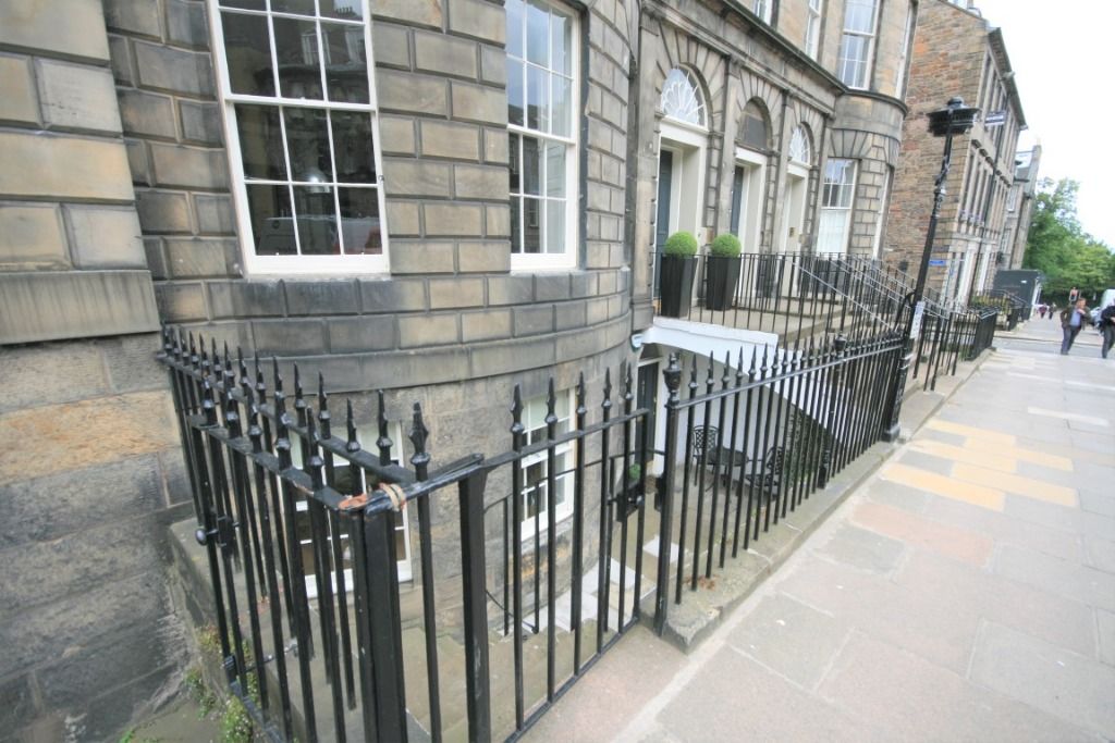 2 bed flat to rent in North Castle Street, Central, Edinburgh EH2, £ ...