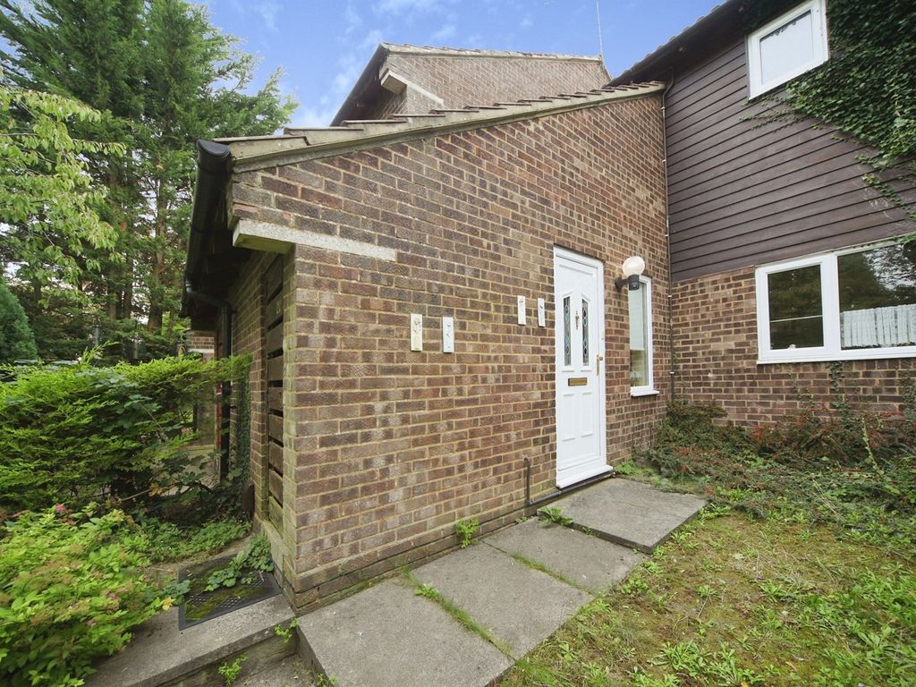 2 bed terraced house for sale in Spoondell, Dunstable LU6, £269,500 ...