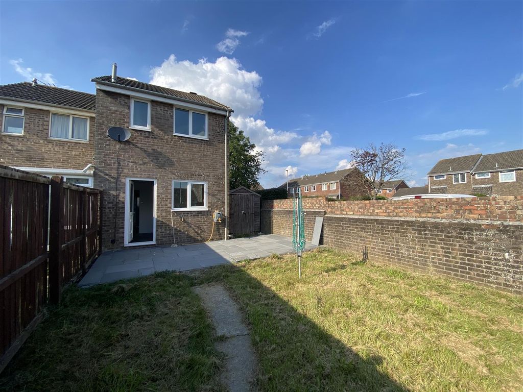 2 bed end terrace house to rent in Holly Close, Bulwark, Chepstow NP16, £975 pcm - Zoopla