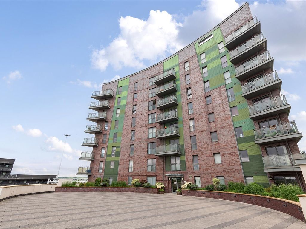 Studio to rent in Cross Green Lane, Leeds LS9, £675 pcm - Zoopla