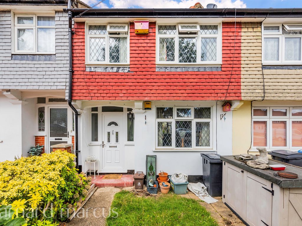 3 Bed Terraced House For Sale In Knollmead Tolworth Surbiton Kt5 £