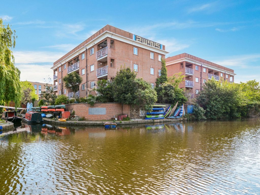 2 bed flat to rent in Amber Wharf, Nursery Lane, Haggerston E2, £2,500 ...