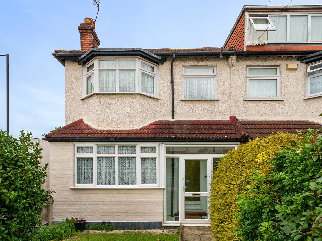 3 Bed End Terrace House For Sale In Glenister Park Road London Sw16 £