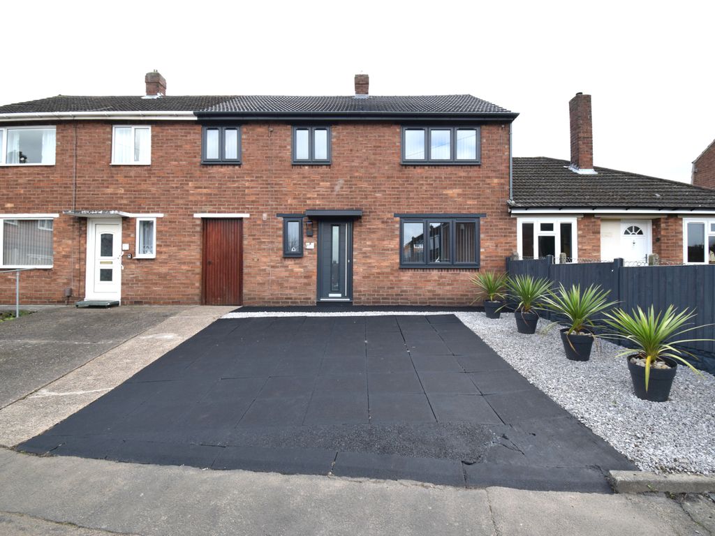 3 bed terraced house to rent in Macgregor Crescent, Tamworth B77, £ ...