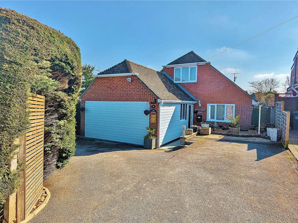 3 Bed Bungalow For Sale In Vale Drive Findon Valley West Sussex Bn14