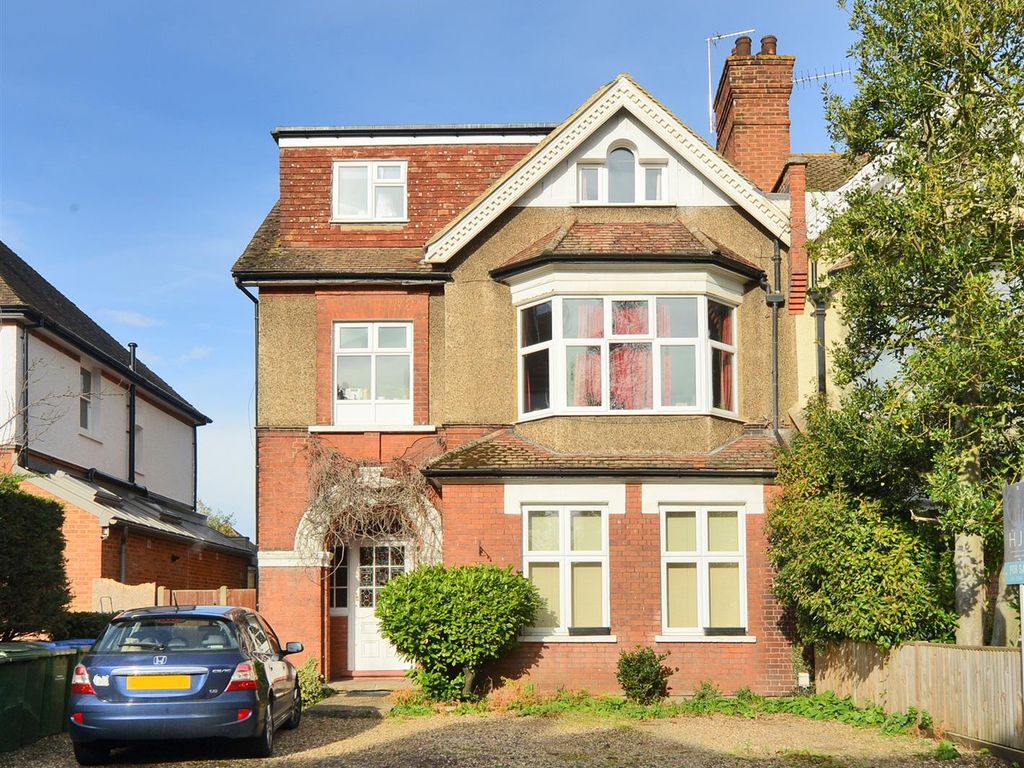 2 bed flat to rent in Effingham Road, Long Ditton, Surbiton KT6, £1,700 ...