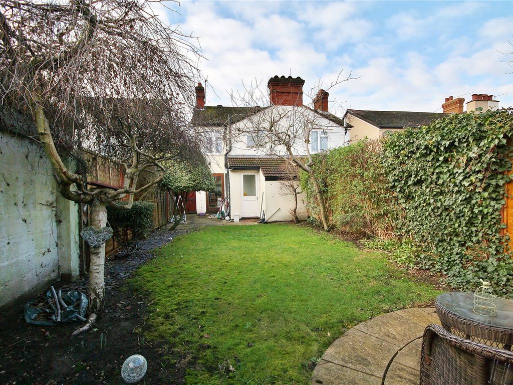 2 Bed Semi Detached House For Sale In Hipley Street Old Woking Woking