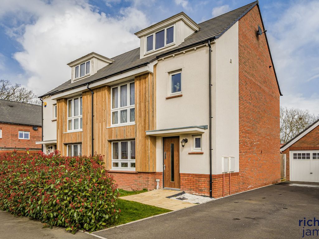 4 Bed Semi Detached House For Sale In Homington Avenue Coate Swindon