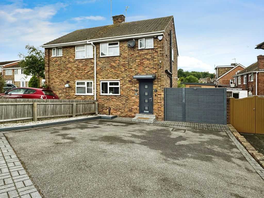 2 Bed Semi Detached House For Sale In Lonsdale Drive Sittingbourne