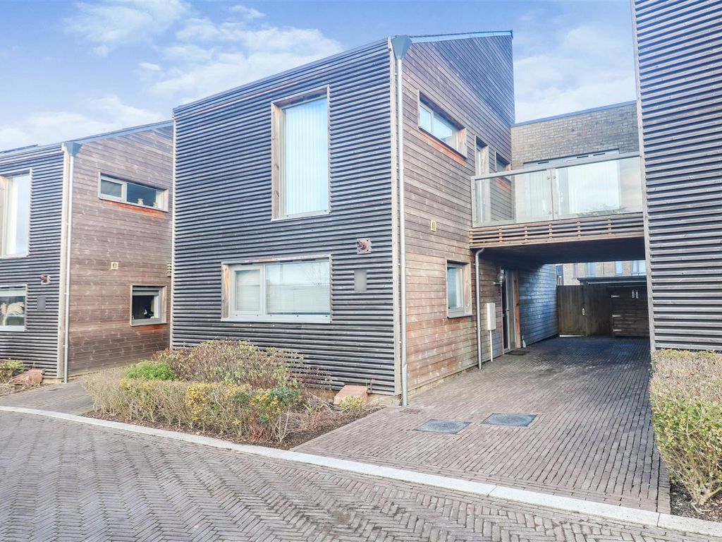 4 bed link-detached house for sale in Rose Crescent, Newhall, Harlow ...
