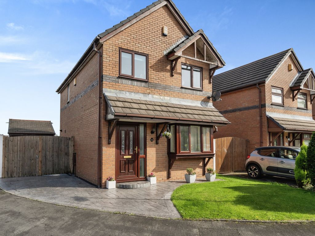 3 Bed Detached House For Sale In Bexhill Drive Leigh Greater