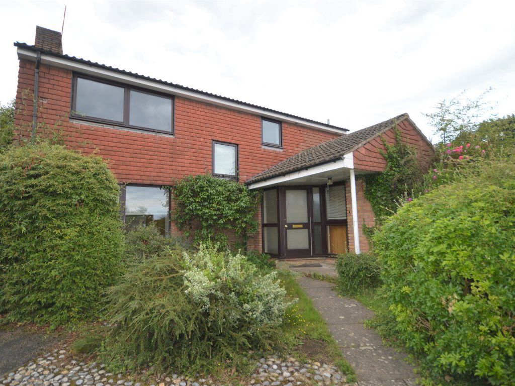 4 bed property to rent in Linden Glade, Boxmoor, Hemel Hempstead HP1 ...