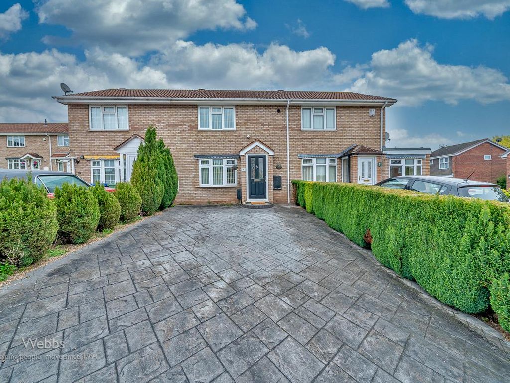 2 Bed Terraced House For Sale In Lawnswood Close Heath Hayes Cannock