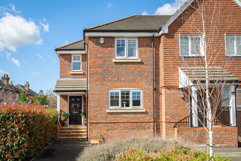 2 bed end terrace house for sale in Ray Mill Road West, Maidenhead SL6 ...