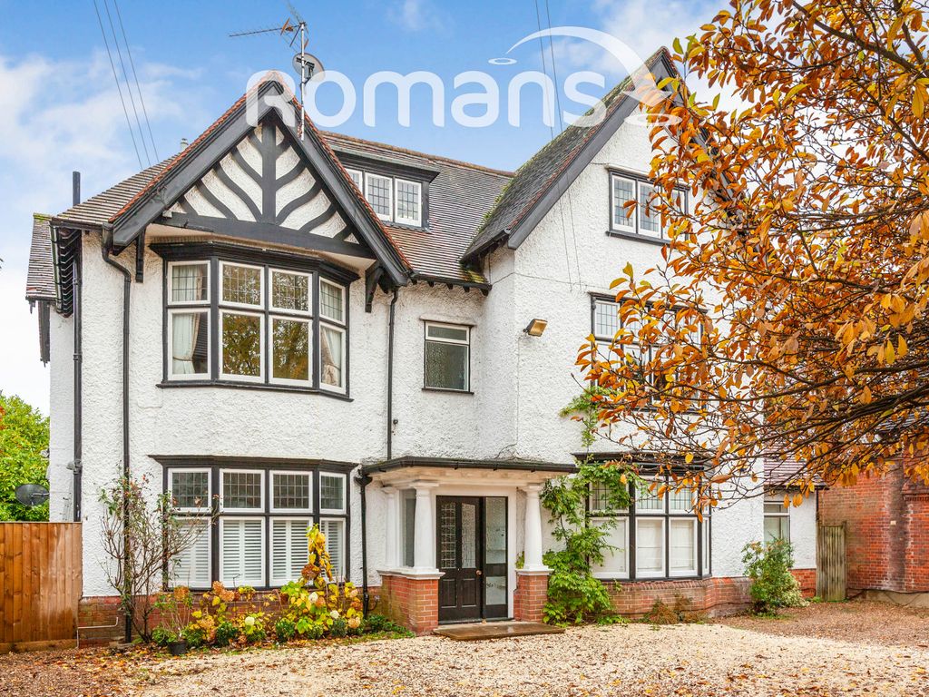 3 bed flat to rent in Boyn Hill Avenue, Maidenhead SL6, £1,850 pcm - Zoopla