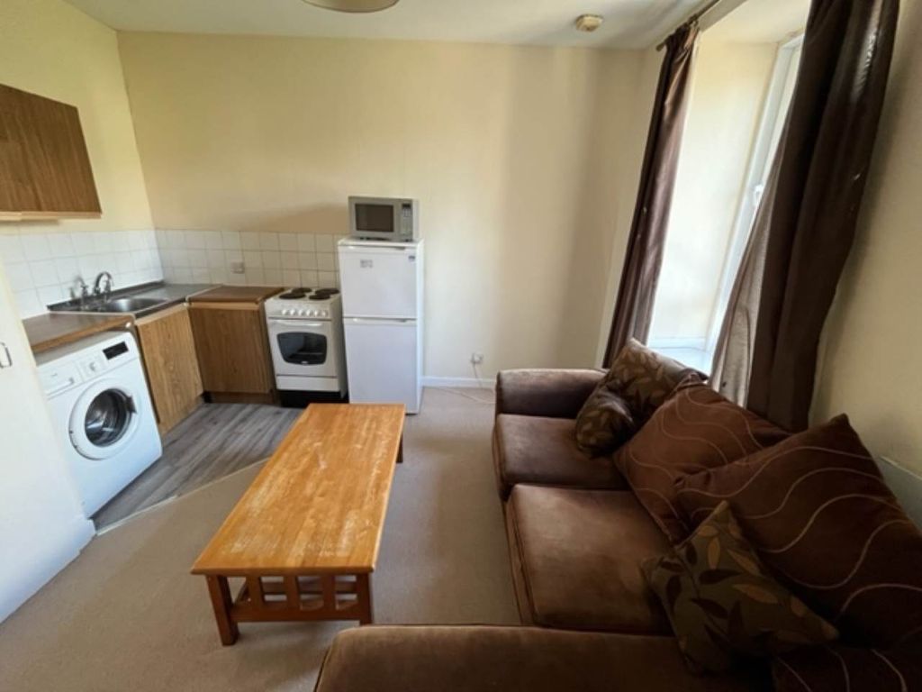 1 bed flat to rent in Fleuchar Street, Dundee DD2, £525 pcm - Zoopla