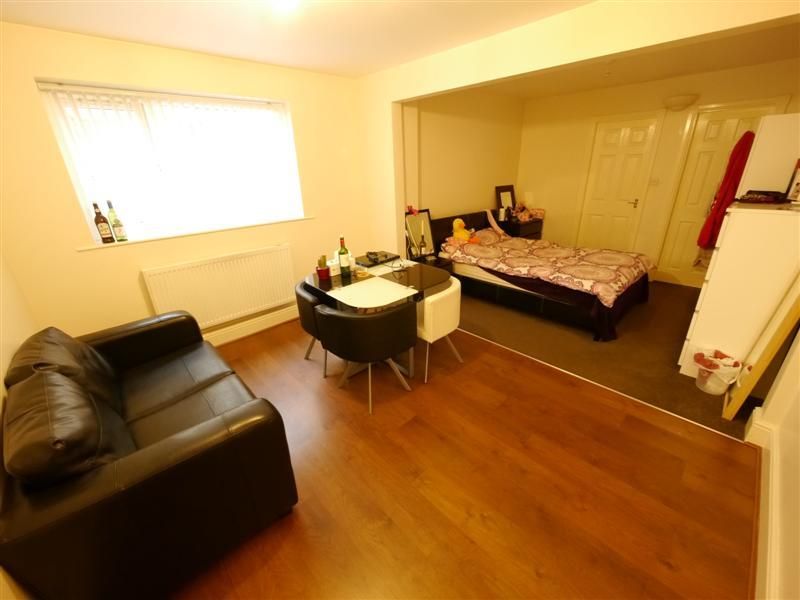 1 bed flat to rent in Devon Road, Leeds LS2 - Zoopla