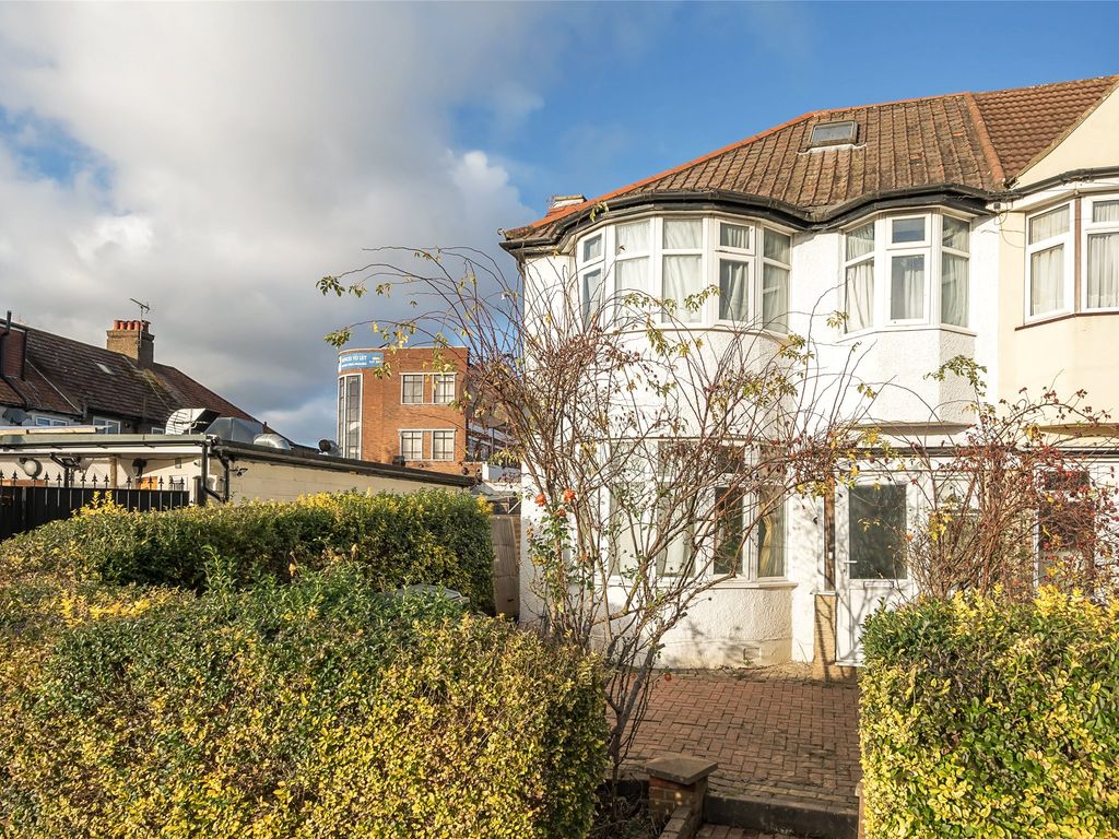 3 Bed End Terrace House For Sale In Burgess Avenue Kingsbury London