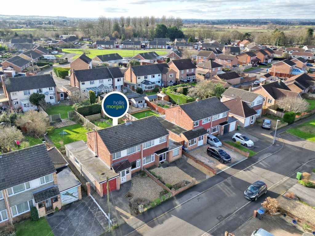 3 Bed Semi Detached House For Sale In St Michaels Road Melksham Sn12