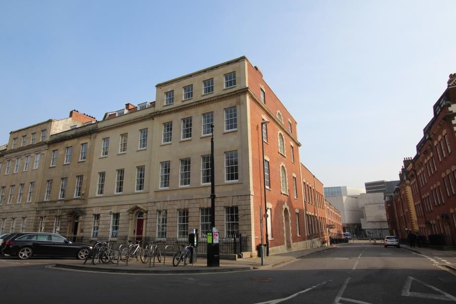1 bed flat to rent in Portland Square, Bristol BS2, £1,050 pcm - Zoopla