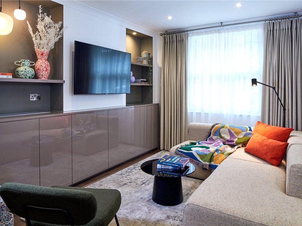 3 bed terraced house to rent in Cheval Place, London SW7, £17,333 pcm ...