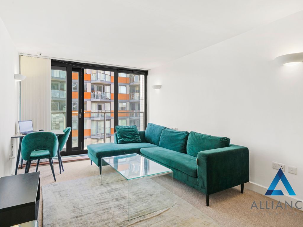 1 bed flat to rent in Proton Tower, 8 Blackwall Way, London E14, £1,820 ...