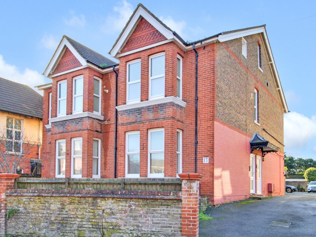 1 bed flat for sale in Park Lane, Southwick, Brighton BN42 - Zoopla