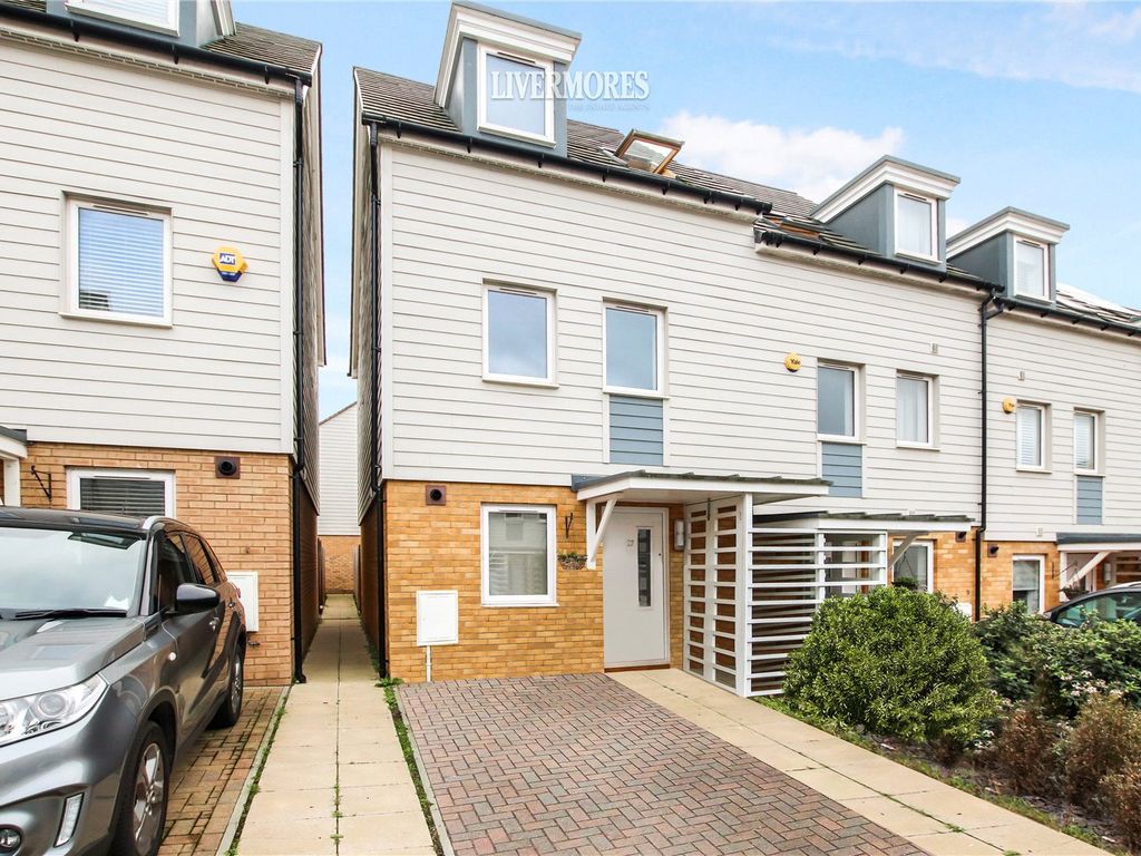 3 Bed End Terrace House For Sale In Shackleton Drive Dartford Kent