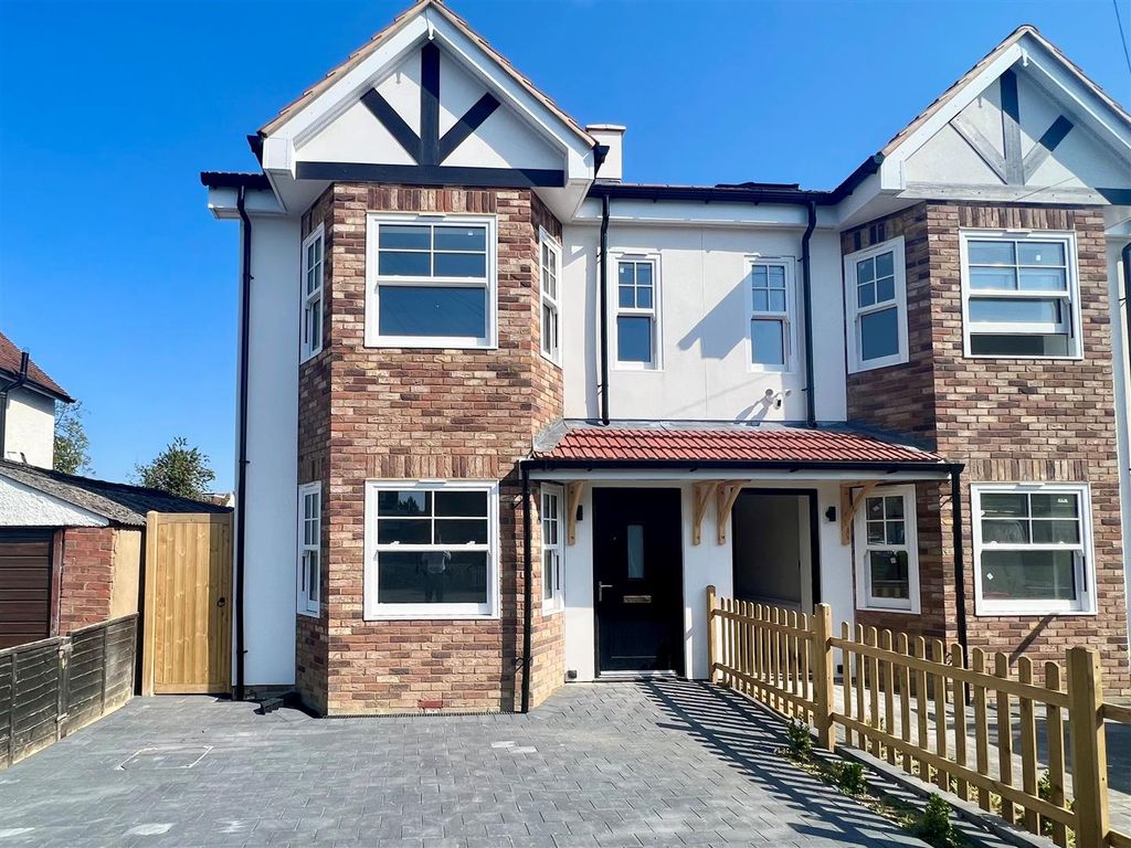 4 Bed Semi Detached House For Sale In Woodman Road Warley Brentwood