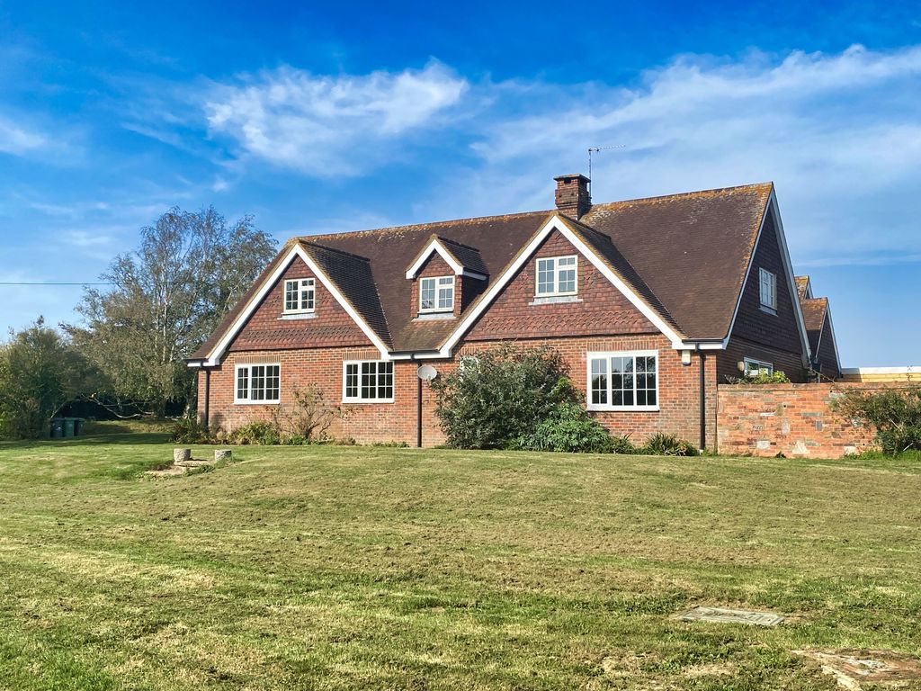 4 Bed Detached House To Rent In Daleham Lane Splaynes Green Uckfield