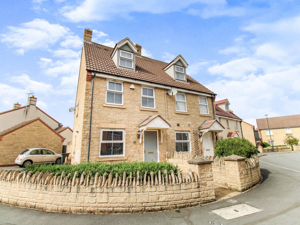 3 Bed Semi Detached House For Sale In Newson Road Taw Hill Swindon