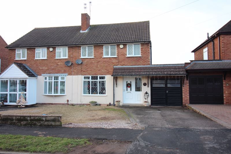 3 Bed Semi Detached House For Sale In Holcroft Road Kingswinford Dy6