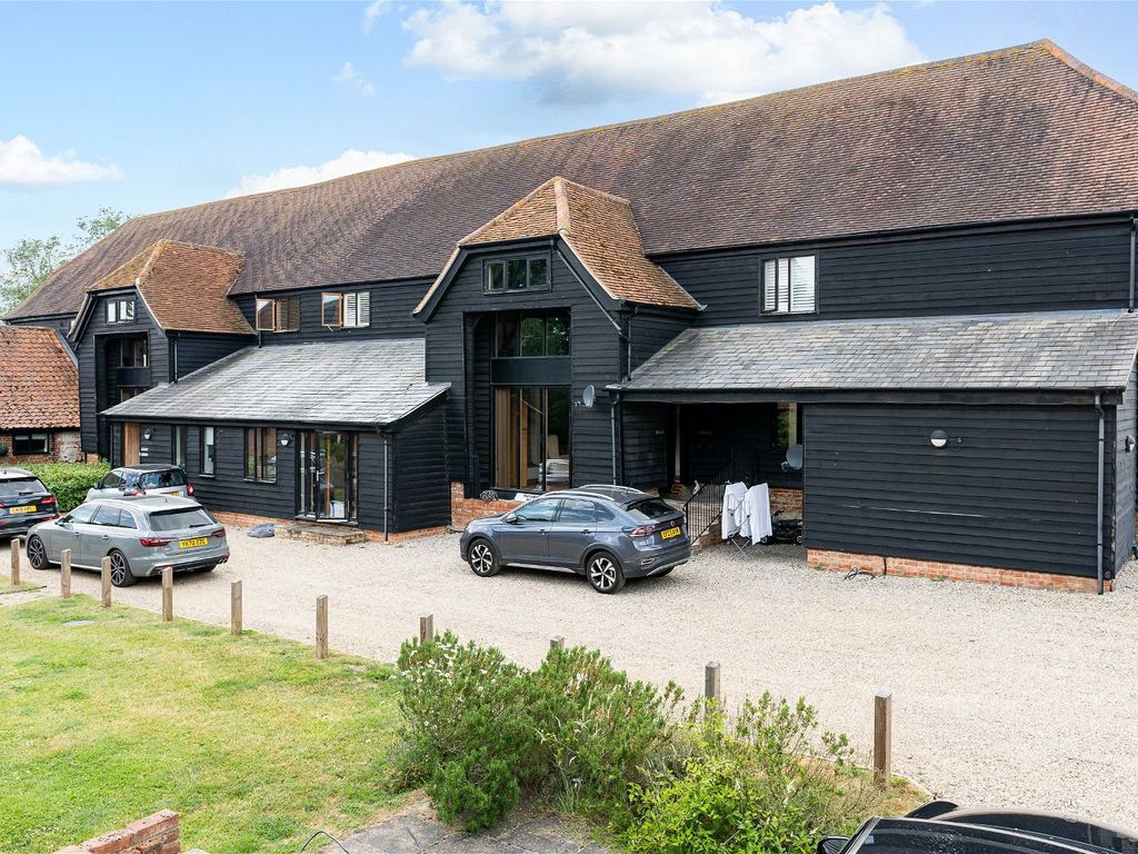 3 bed flat for sale in Porkmanscroft, High Laver CM5, £475,000 - Zoopla