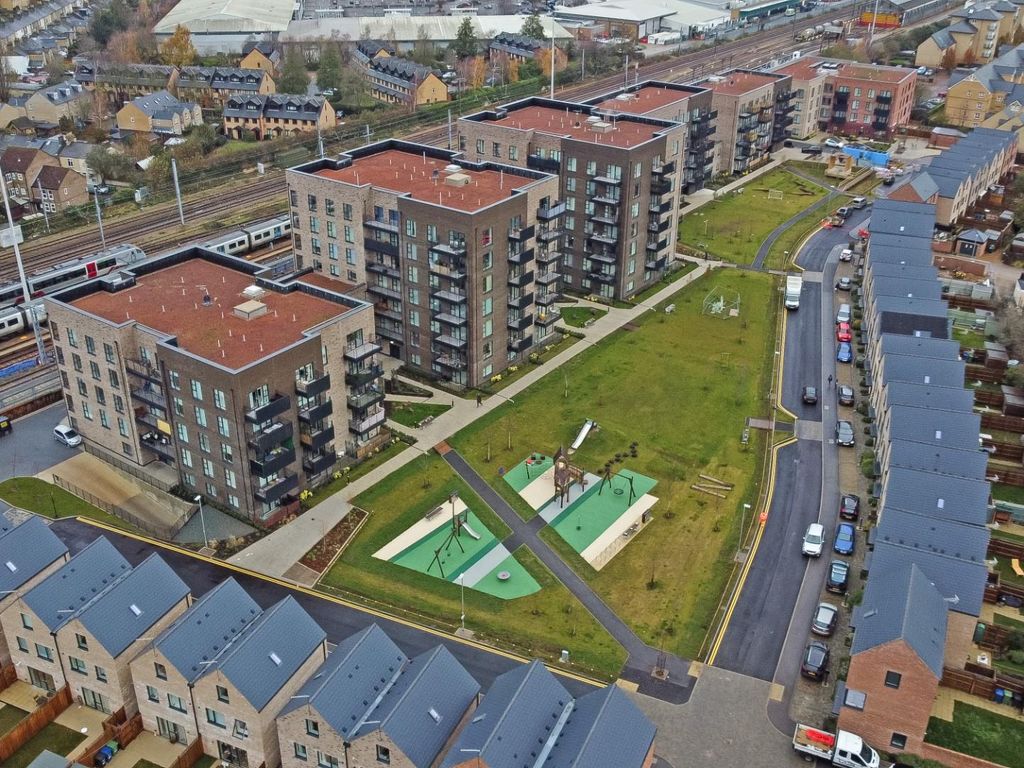 2 bed flat for sale in Clara Rackham Street, Cambridge CB1, £475,000 ...