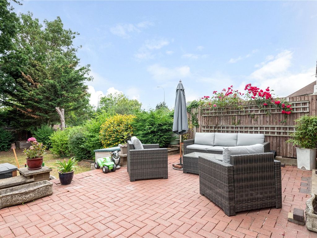 4 Bed Semi Detached House For Sale In Horncastle Road Lee Lewisham