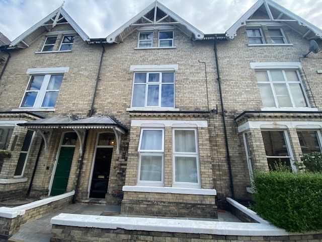 Room to rent in Feversham Crescent, York YO31 - Zoopla