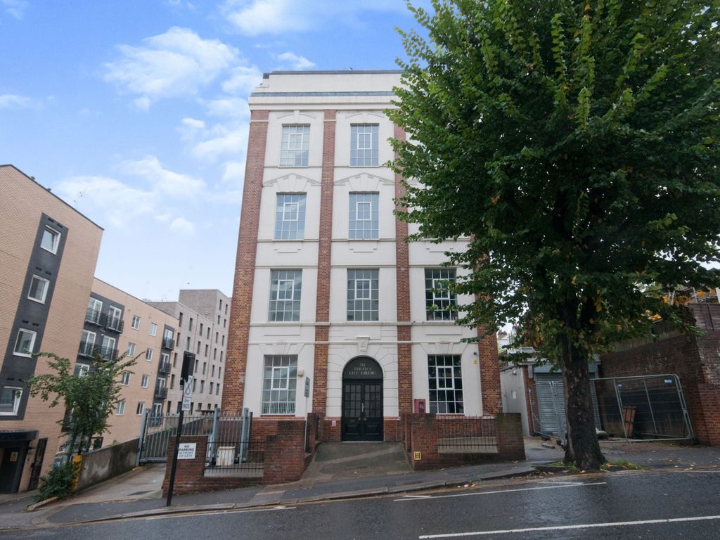 1 bed flat for sale in The Deco Building, Coombe Road, Brighton, East ...